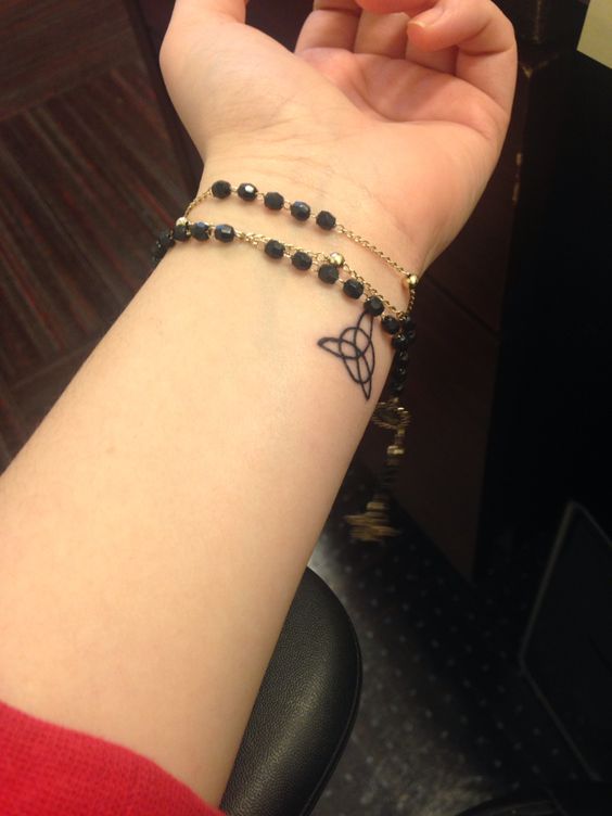 22 Minimalist Christian Tattoo Ideas: Embrace Your Faith with Simplicity