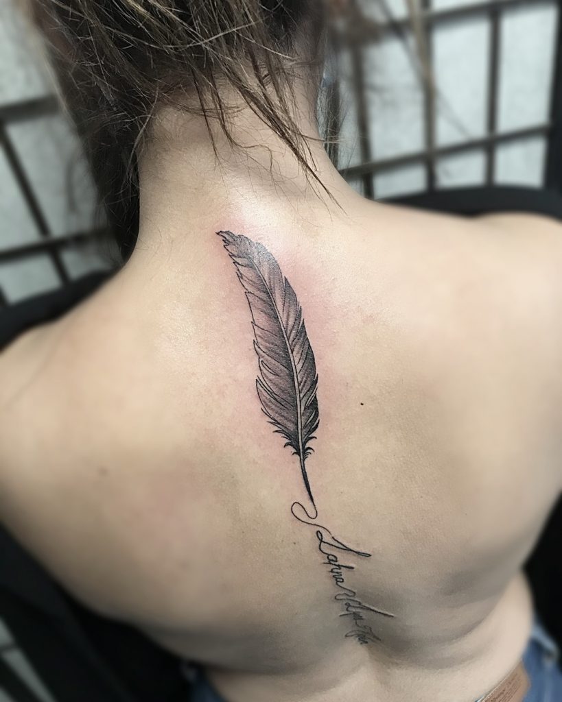 27 Delicate Spine Tattoo Ideas for Women