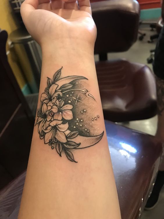 20 Moon Flower Tattoo Ideas: Graceful and Mystical Floral Designs ...