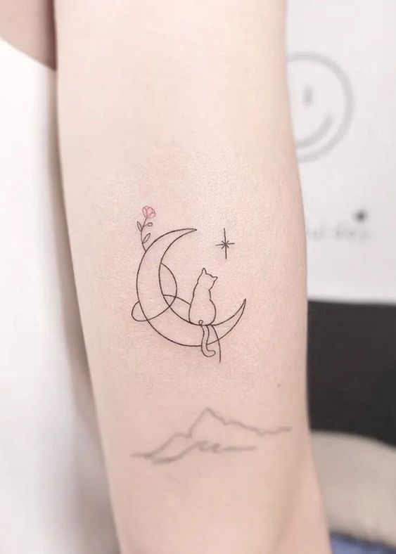 17 Line Art Cat Tattoo Ideas - Welcome to Fashion Maverick! Discover ...