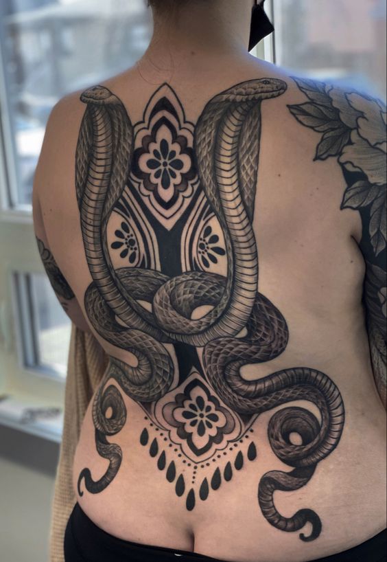 19 Snake Tattoos on Back Ideas for a Striking Look - Welcome to Fashion ...