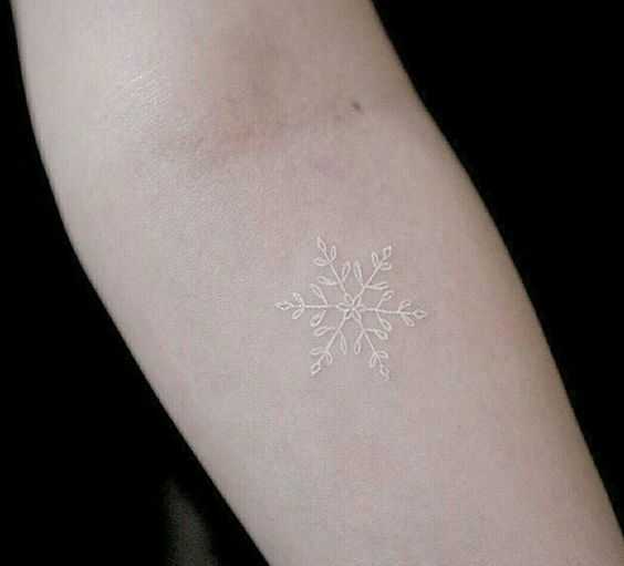 25 Snowflake Tattoo Ideas: Channeling the Beauty of Winter's Delicacy