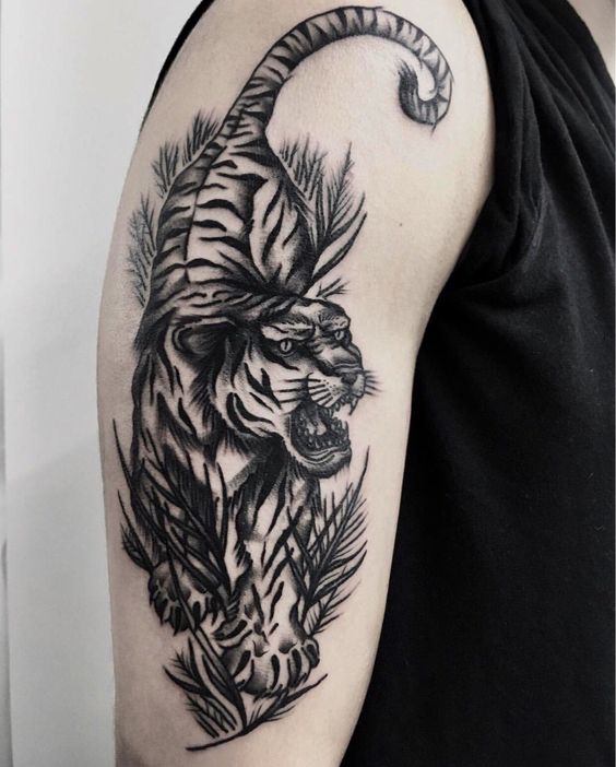 29 Fierce and Feminine: Women's Tiger Tattoo Ideas for Empowerment