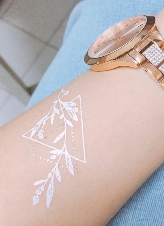 17 White Tattoo Ideas: Embracing Subtlety and Elegance