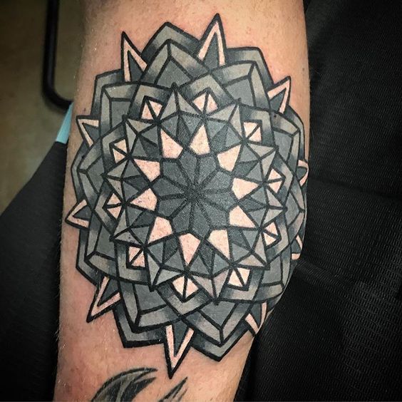 28 Divergent Tattoo Ideas: Embrace Your Uniqueness with Creative and ...