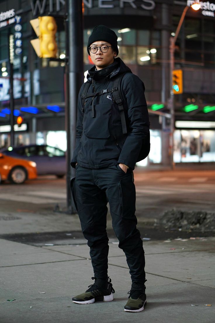 Explore 20 Techwear Styles for 2024: Futuristic & Functional Men's ...