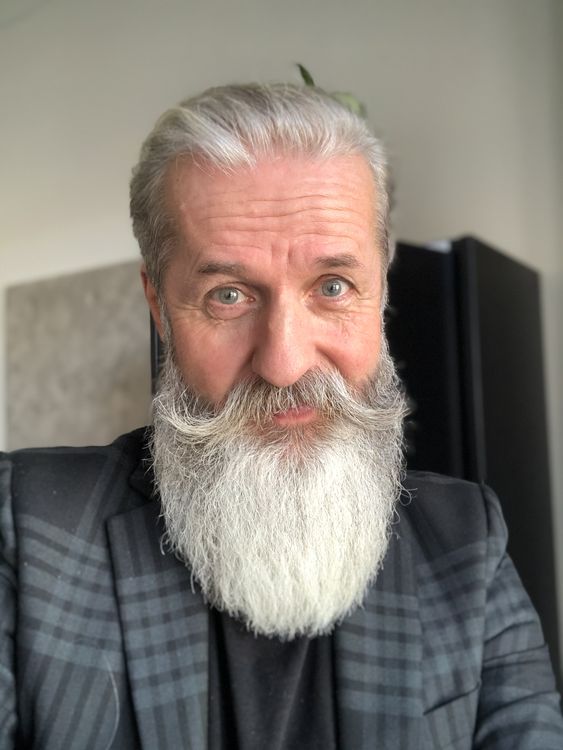 Explore Sophisticated Silver Fox Beards: 17 Top Styles for the Modern ...