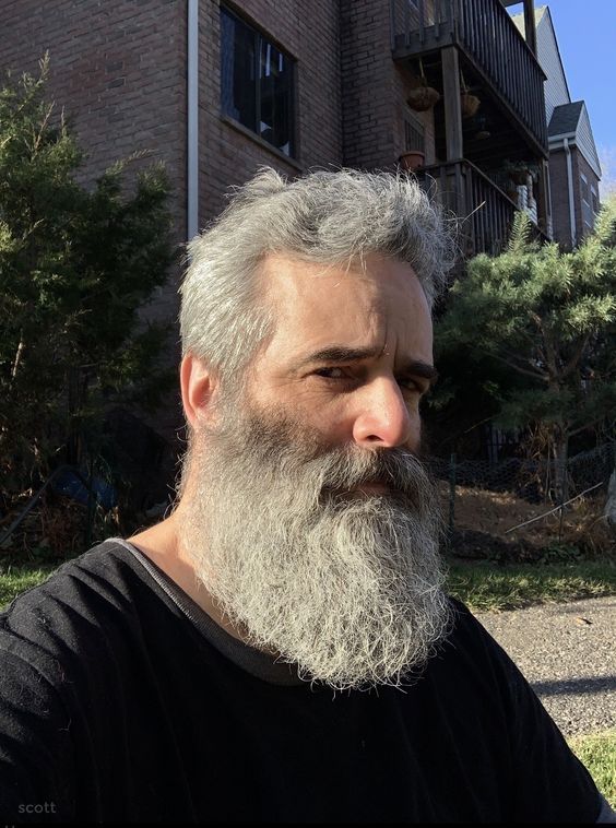 Explore Sophisticated Silver Fox Beards: 17 Top Styles for the Modern ...