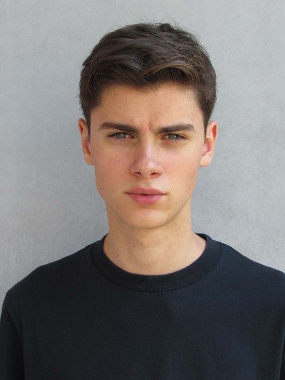 Stylish 2024 Guide: 19 Trendy Short Haircuts for Men – Embrace Your Style