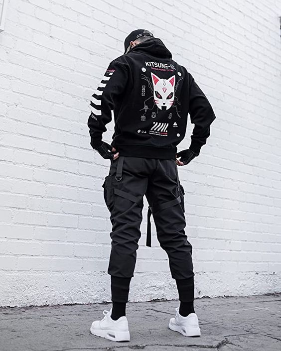 Explore 20 Techwear Styles for 2024: Futuristic & Functional Men's ...