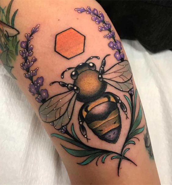 Discover the Top 17 Queen Bee Tattoo Designs for Women – Inspiration ...