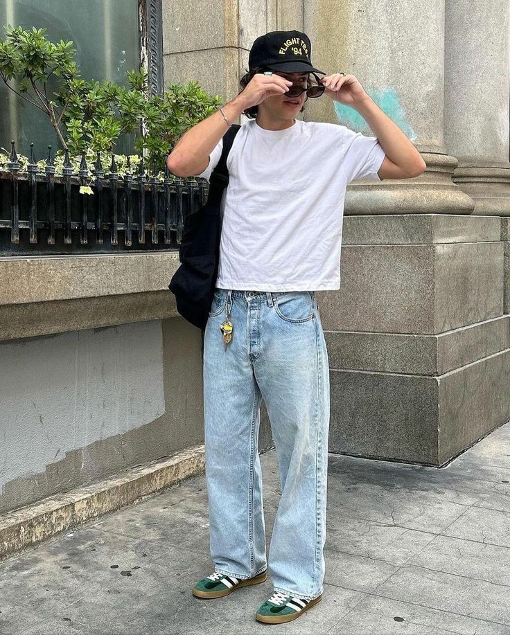 2024's Ultimate Guide: 18 Stylish Men's Sneakers and Jeans Outfits ...