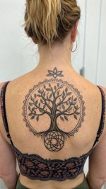 24 Tree of Life Tattoo Designs: Norse, Celtic, Feminine, Geometric ...