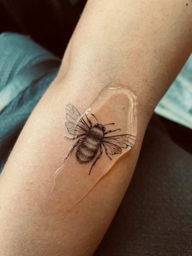 27 Bee Tattoo Ideas for Women & Men: Meaningful Designs from Minimalist ...