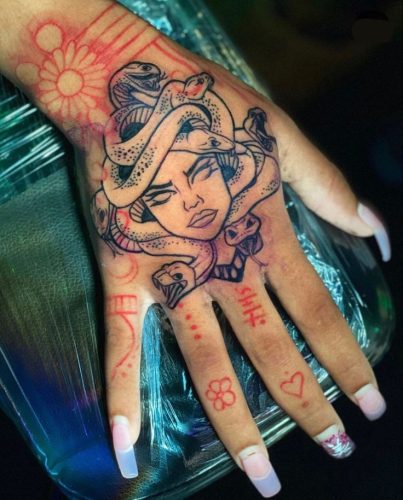 27 Ideas Hand Tattoo 2025: Designs That Redefine Personal Expression