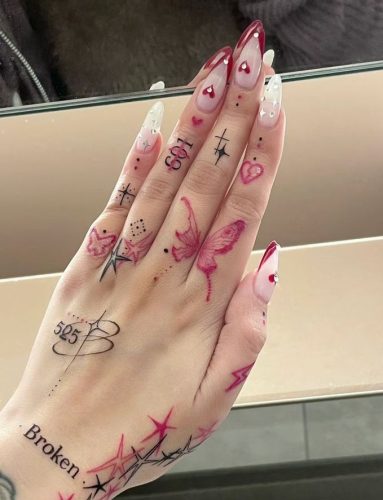 27 Ideas Hand Tattoo 2025: Designs That Redefine Personal Expression