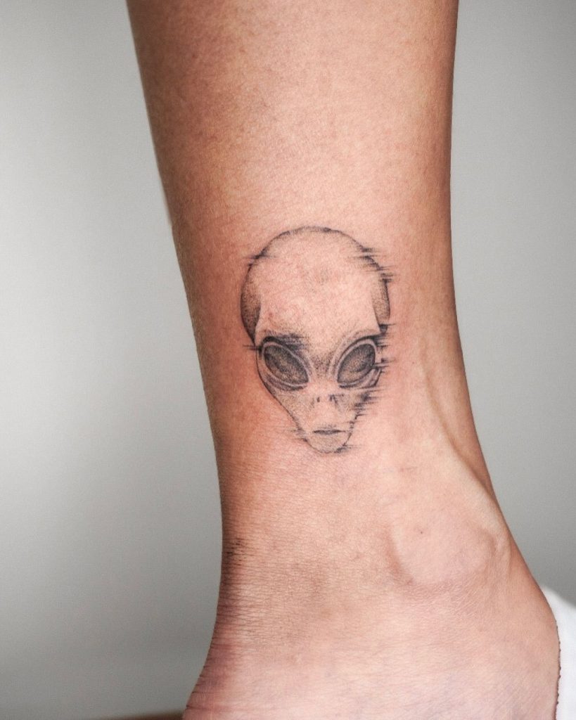 28 Alien Tattoo Ideas 2025: From Xenomorph Stencil Designs to Trippy ...