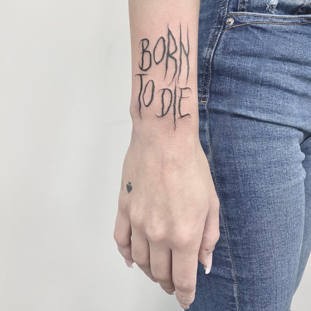 30 Born to Die Tattoo Ideas 2025: Aesthetic Lettering, Stomach and ...