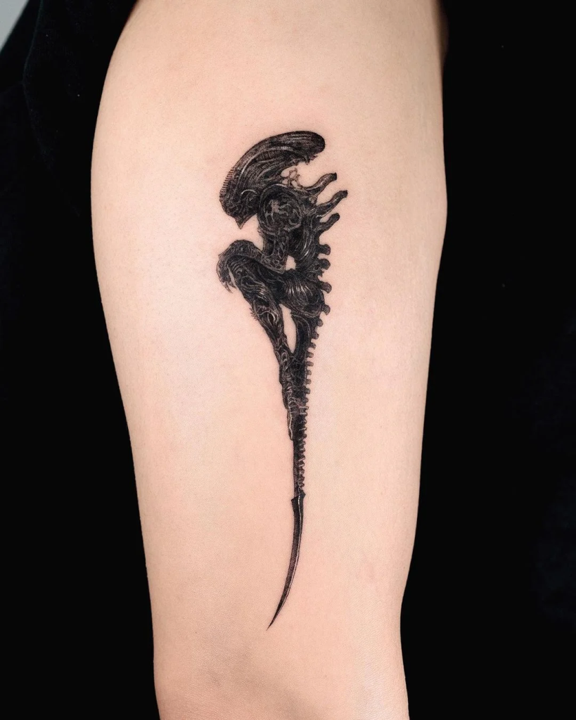 28 Alien Tattoo Ideas 2025: From Xenomorph Stencil Designs to Trippy ...
