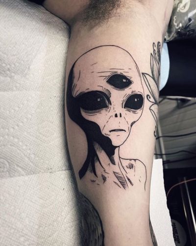 28 Alien Tattoo Ideas 2025: From Xenomorph Stencil Designs to Trippy ...