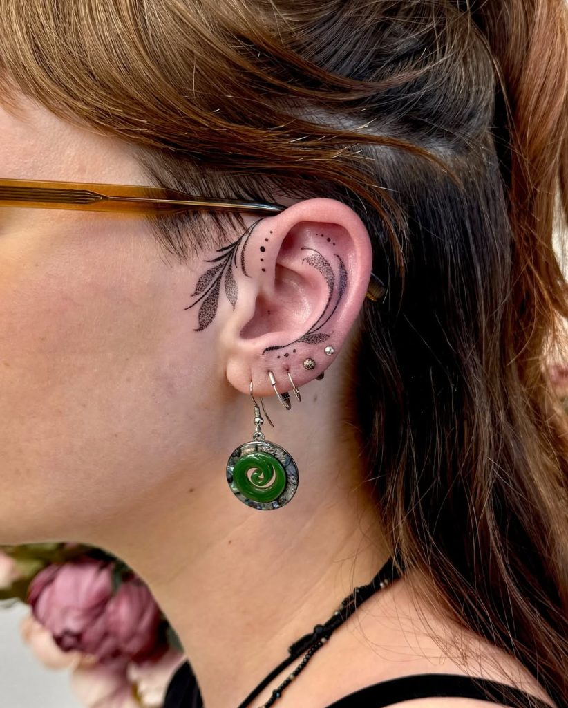 28 Ear Tattoo Ideas for Women and Men with Piercings – Inner, Behind ...