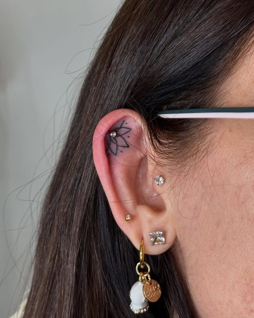 28 Ear Tattoo Ideas for Women and Men with Piercings – Inner, Behind ...