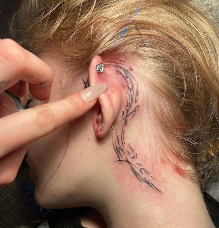 28 Ear Tattoo Ideas for Women and Men with Piercings – Inner, Behind ...