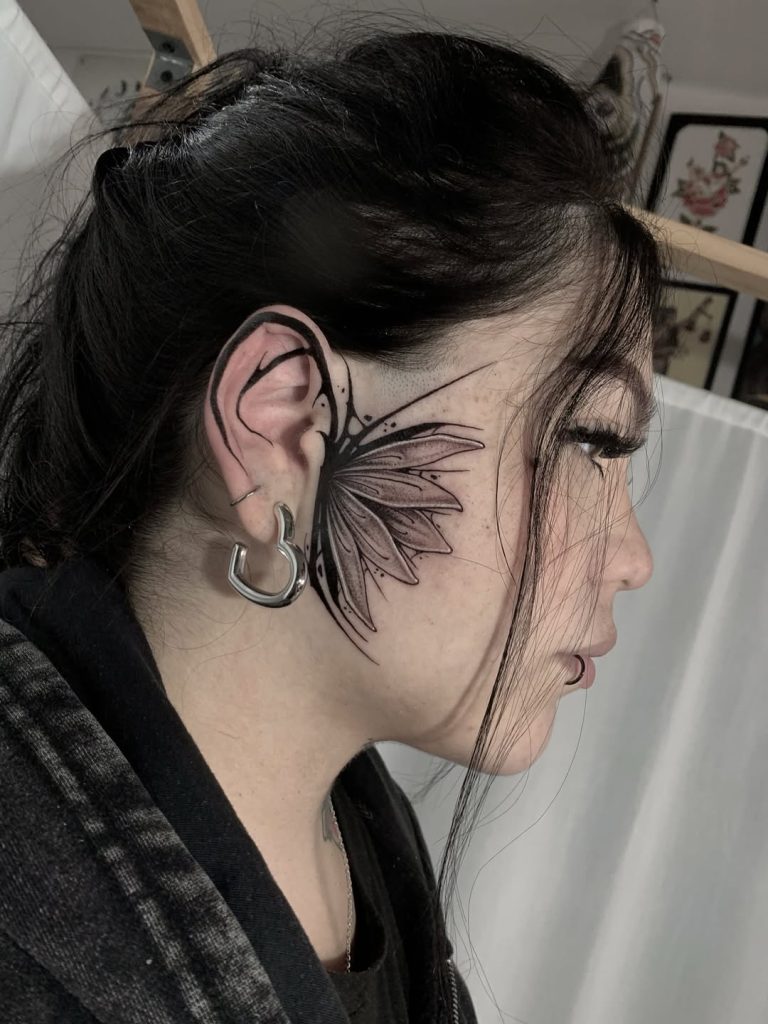 28 Ear Tattoo Ideas for Women and Men with Piercings – Inner, Behind ...