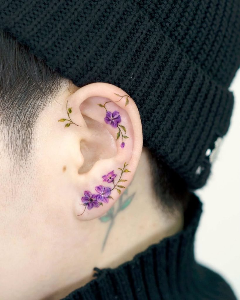 28 Ear Tattoo Ideas for Women and Men with Piercings – Inner, Behind ...